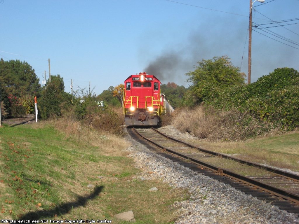 GNRR 9708 leads a freight southbound down the grade